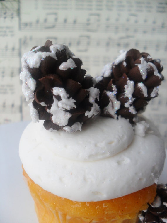 Items similar to 24 Royal Icing Snowy Pine cones on Etsy