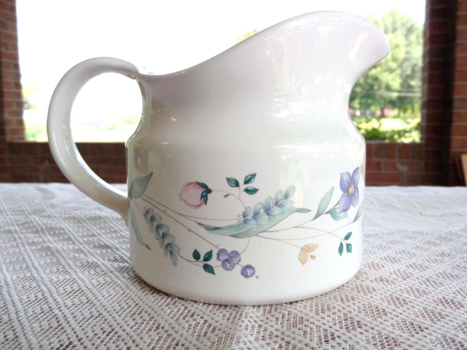 Pfaltzgraff Gravy Boat Pitcher – April Pattern- Excellent – Like New ...