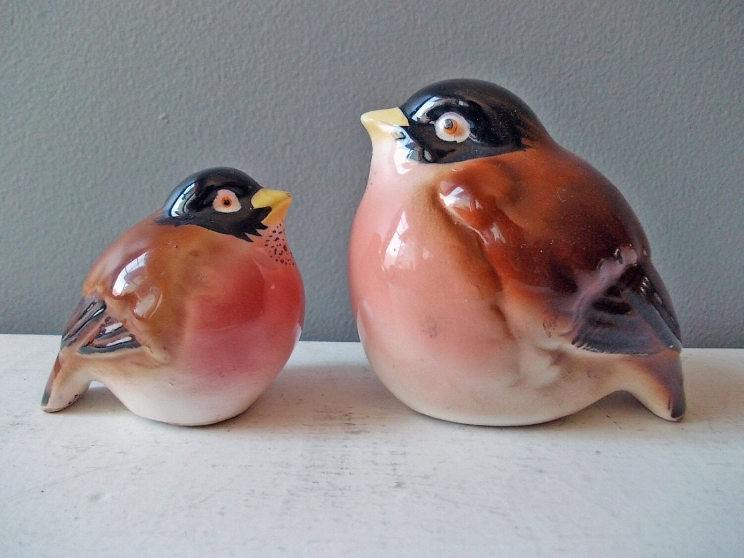 Salt and Pepper Shakers : Vintage Robins – Haute Juice