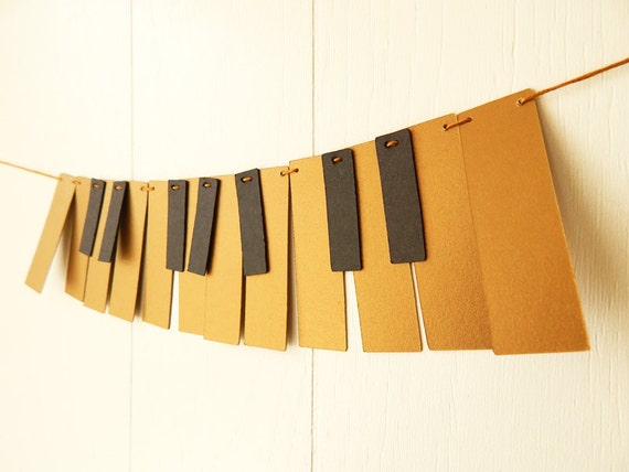 Golden Mini Piano Garland / Music Garland / by ElisabethNicole