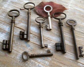 Vintage Skeleton Keys - 7 Old Keys - Genuine Iron Keys (t-21).