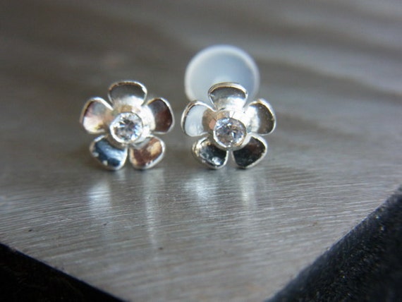 Single Gems CZ diamond flower bio flexible labret / helix