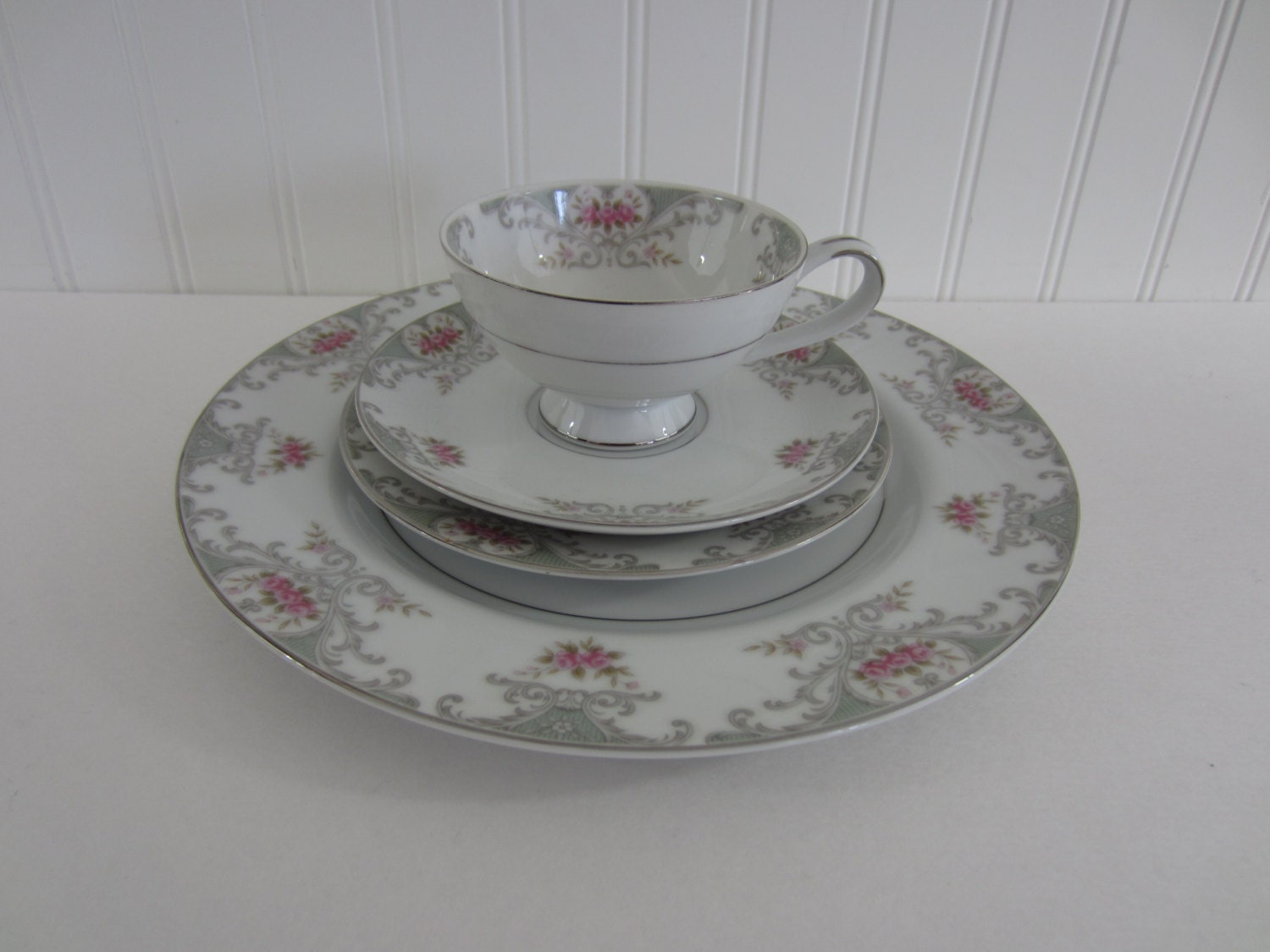 4 Piece Place Setting by Mikasa in the VALENTINE pattern #5507 – Haute ...