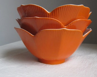 Popular items for tulip bowl on Etsy