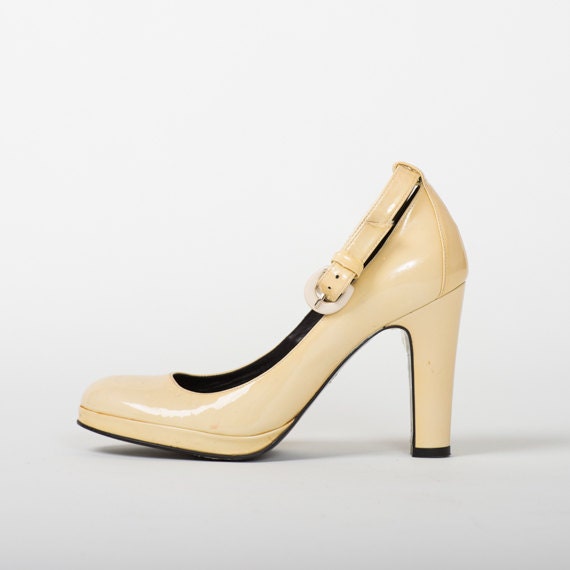 1990’s White Pumps – Vintage 1960’s Shiny Leather Mad Men High ...