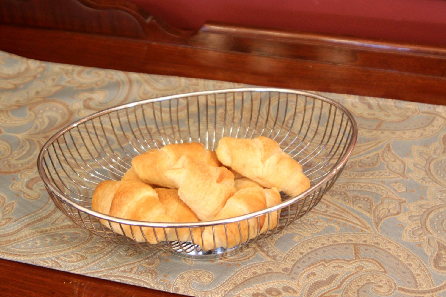 Silver Plate Wire Bread Basket – Elliptical Shape – Pedestal Base ...