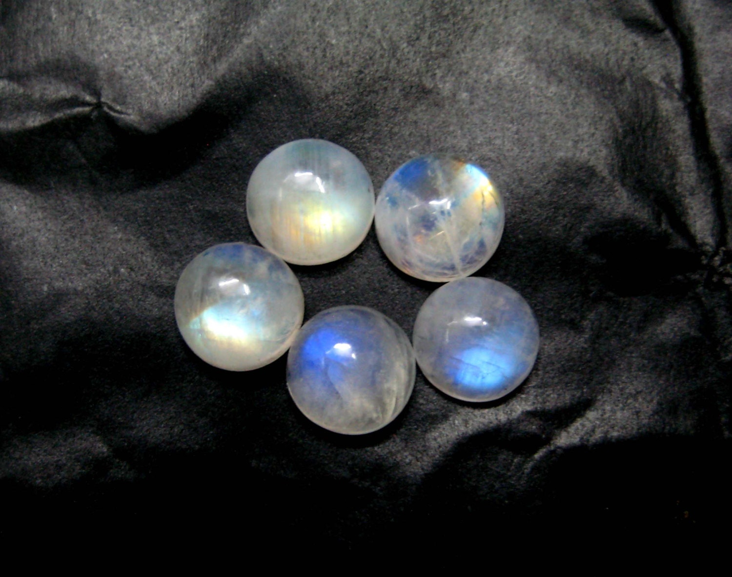 5 pieces lot of Rainbow Moonstone Gemstone blue fire Cabochons