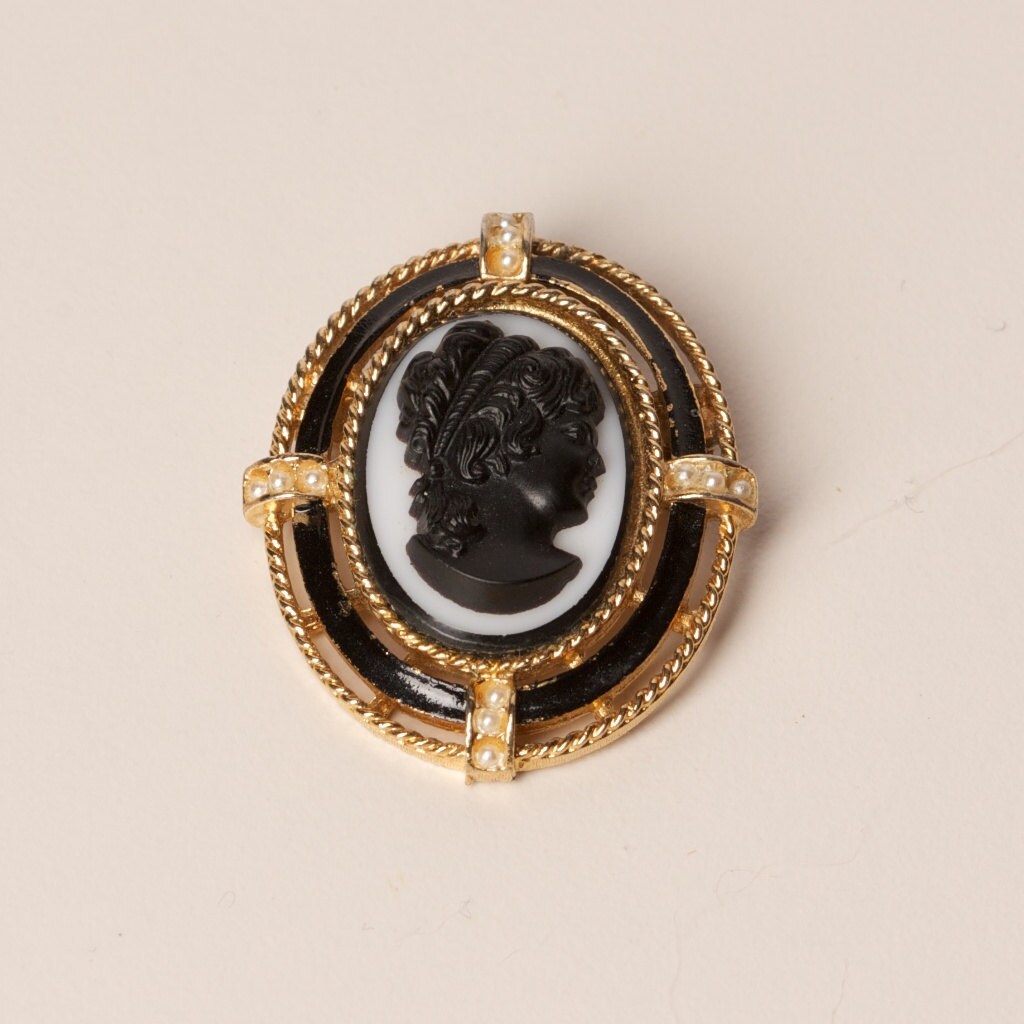 Vintage Lisner Cameo Brooch – Haute Juice