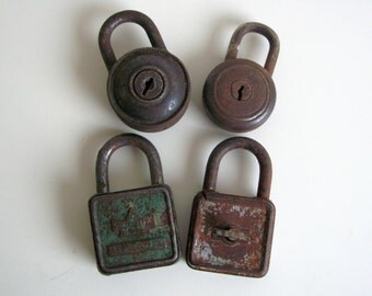 Padlock set collectibles rustic rusty farmhouse decor lock no keys Home ...