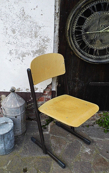 Vintage – School Chair from the 80s – Chair for the loft – Haute Juice
