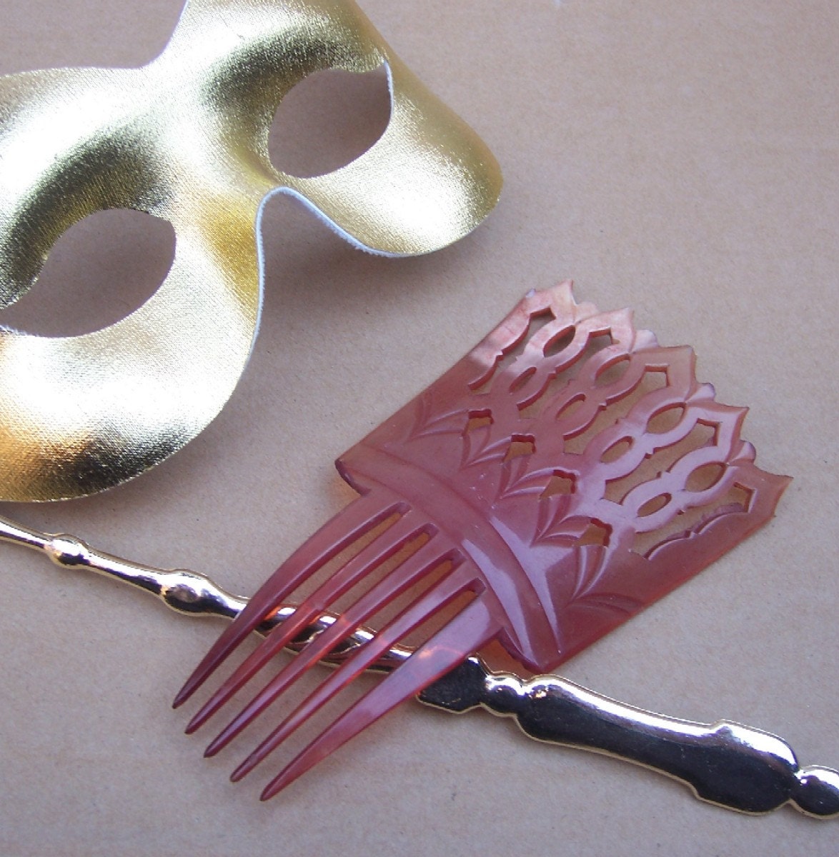 Early American comb Spanish comb steer horn mantilla style hair ...