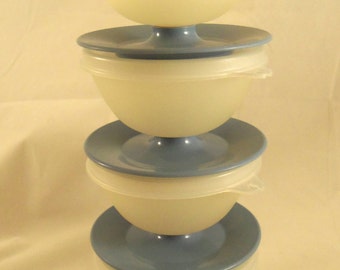 Vintage Tupperware Set of 4 Dessert Cups w / Lids - Clear and Blue