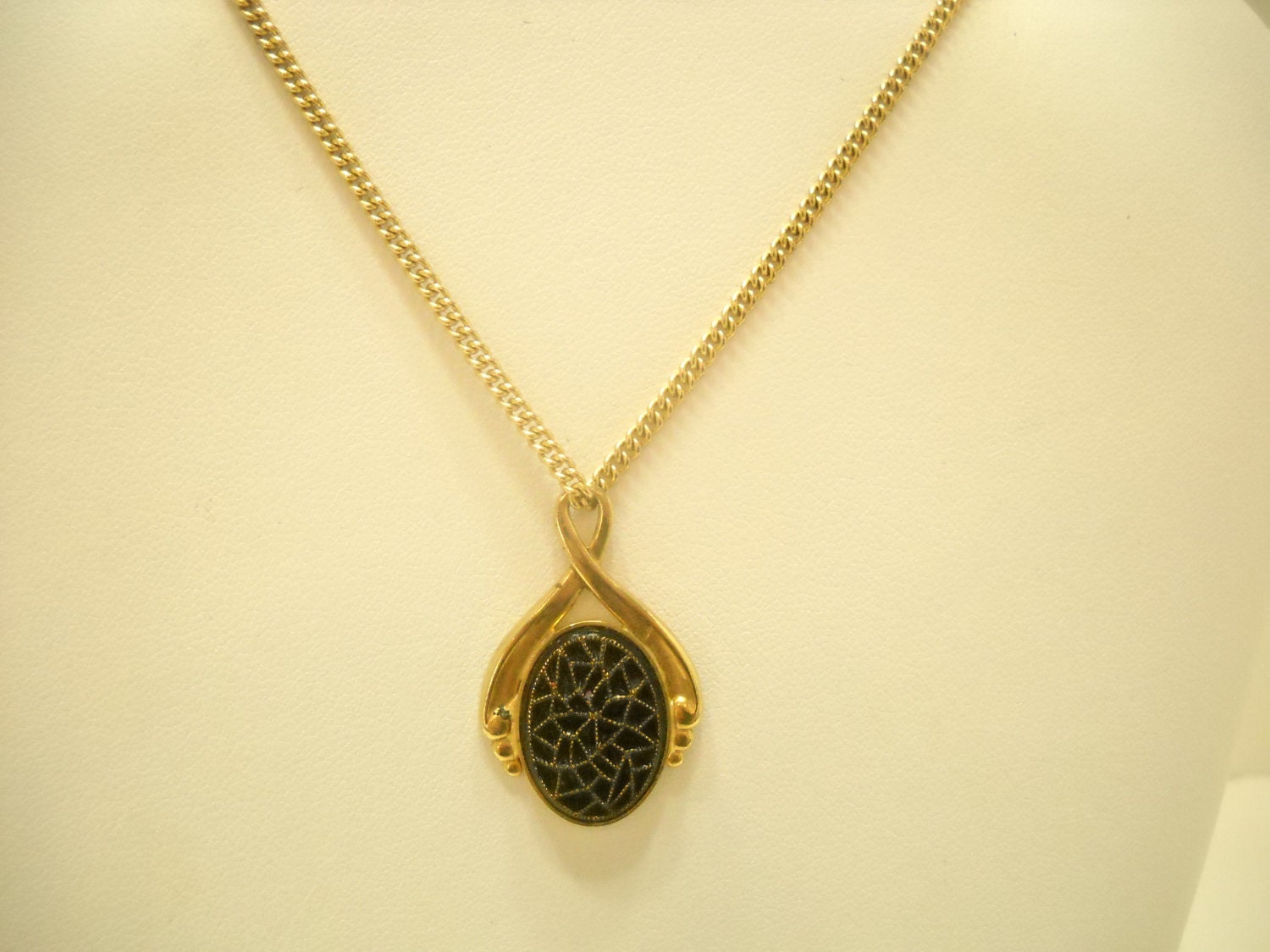 Vintage Emmons Pendant Necklace 2140