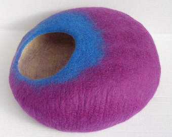 Felted Cat bed /Cat Cave/ Cocoon/ Cat House / Gray by GabbyByKitty