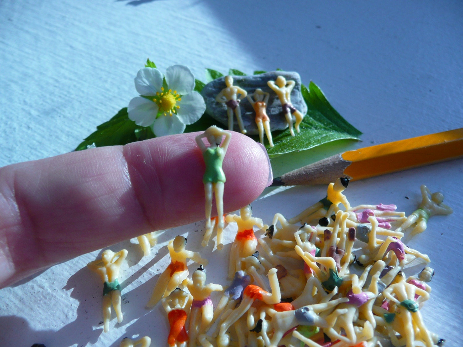 5 Tiny Miniature Plastic Swimming People Figures for Crafts