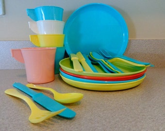 Popular items for picnic dishes on Etsy