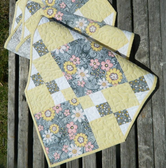 Table Runner Pattern from GloryQuilts digital download with