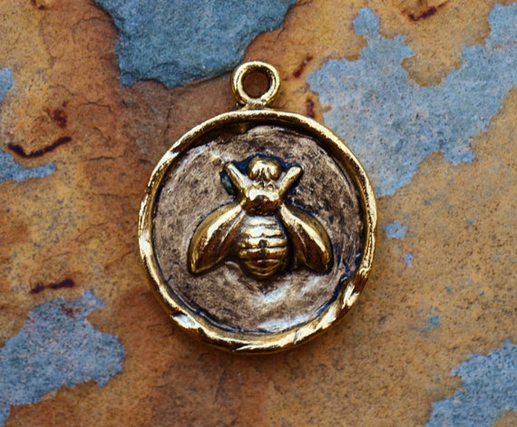 1 Antique Gold Bee Charm 24x20mm Nunn Designs