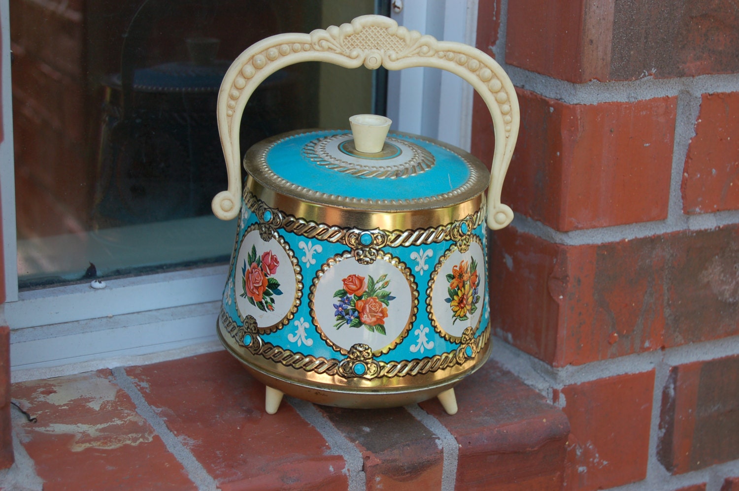 Decorative Metal Tin Footed Base With Handle Fabulous Vintage Home ...