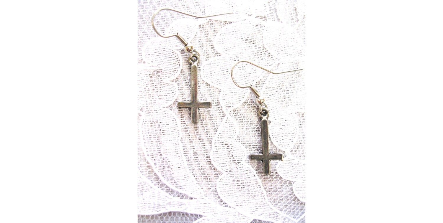 Evil Satanic Occult Ritual INVERTED CROSS Inverted Crosses