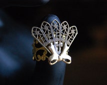 Popular items for gold bow ring on Etsy