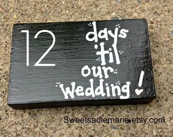 Wedding countdown- Days 'til our wedding- Mini countdown with case