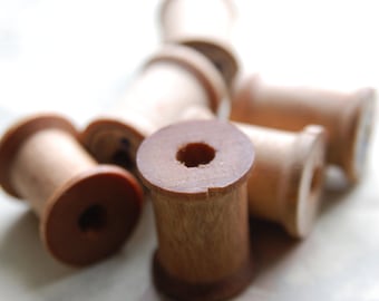 VINTAGE THREAD SPOOLS Wooden Empty Thread Spools Hard To Find