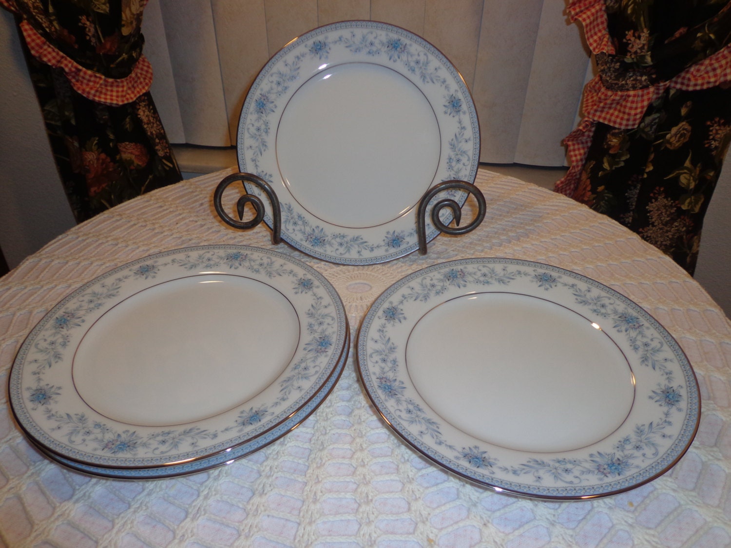Vintage Noritake Blue Hill Fine China 4 Bread Plates Floral