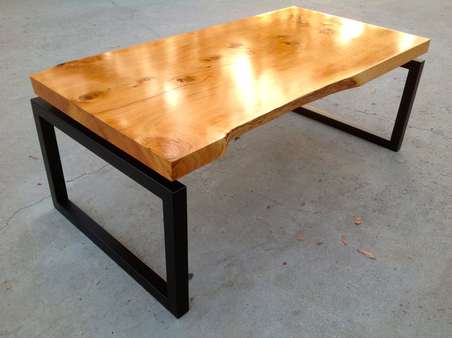 New Style Floating Table-Top on Metal Base made out of