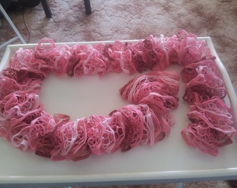3 Shades of Pink Ruffle Scarf - Lincraft Elicia Ruffle Yarn