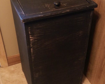 Primitive Country Trash Bin