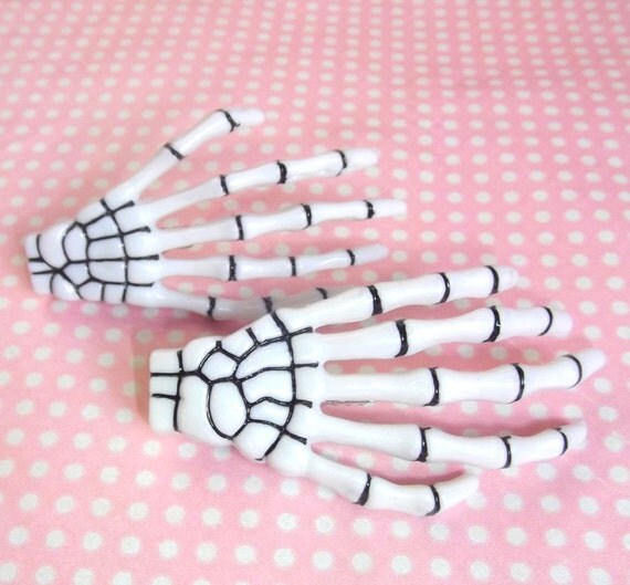 Creepy skeleton hand hair clip