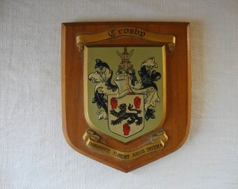 VINTAGE CROSBY Family Crest Made in England Indignante Florebit Justus ...