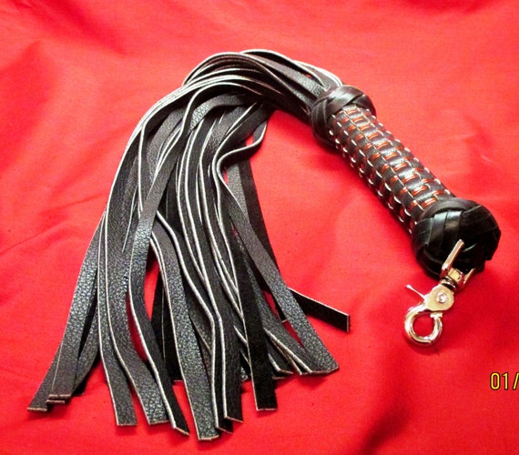 Heavy Leather Flogger