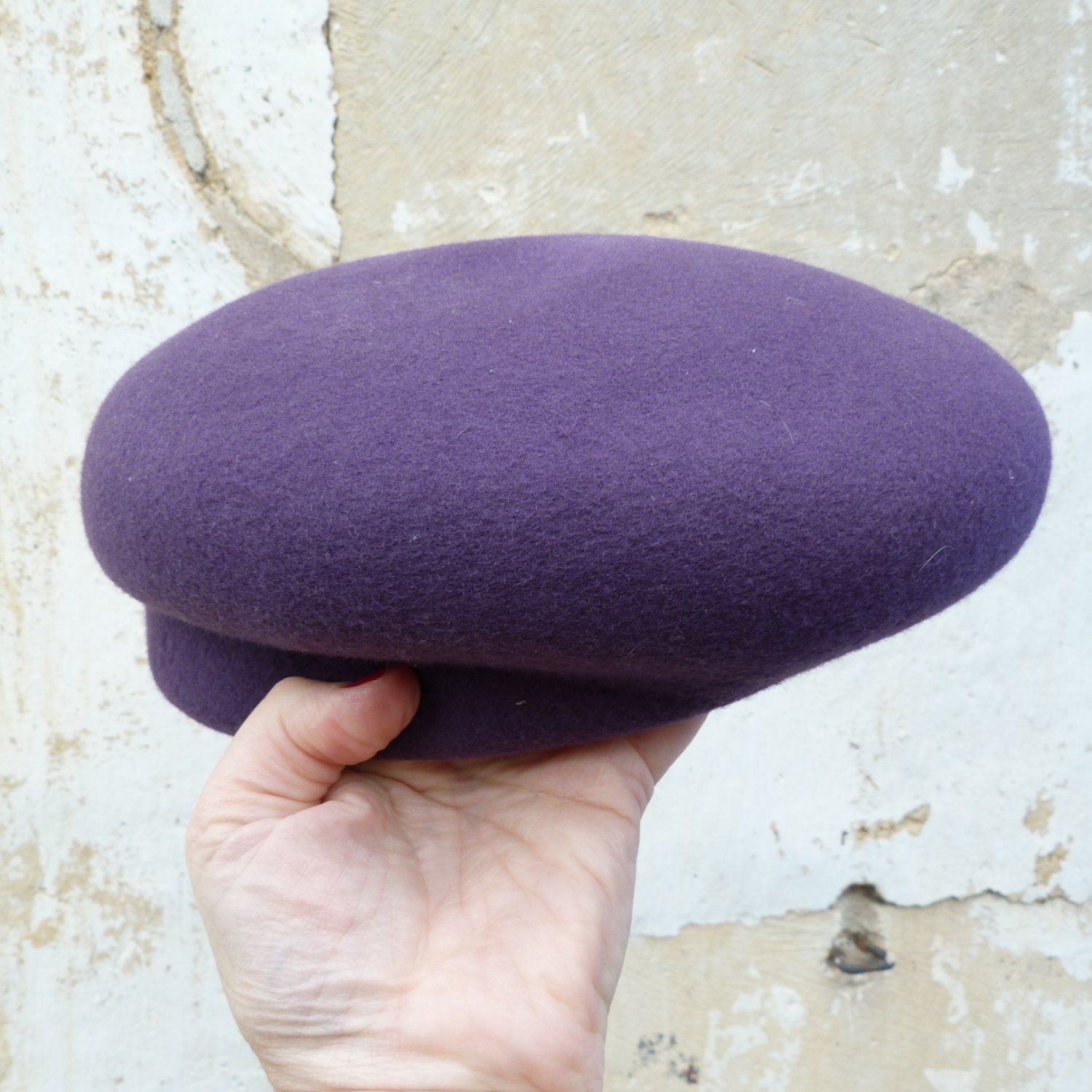 Vintage 1940/1950 old French Purple felt hat /beret/ new with the tag ...