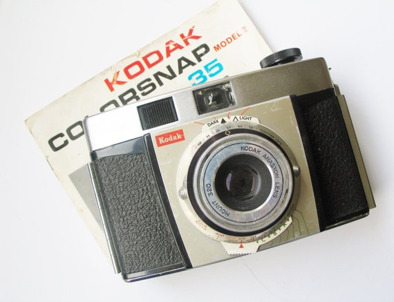 Vintage Kodak camera: Amazing 1960s Kodak Colorsnap 35 Model