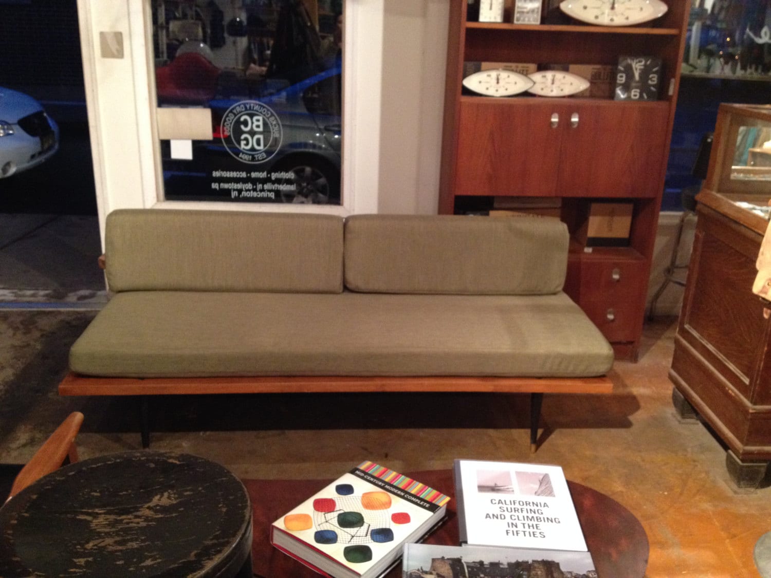 Mid Century Modern Daybed – Haute Juice
