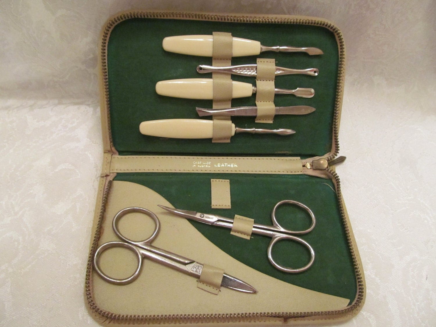 Vintage Manicure set in Leather Case