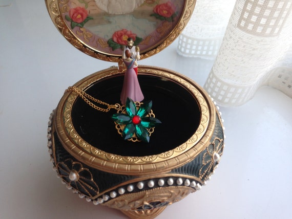 Free Delivery Anastasia necklace together in Paris Charm