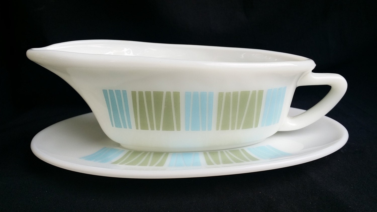 Vintage Pyrex Gravy Boat JAJ Matchmaker with Underplate England 1960s ...