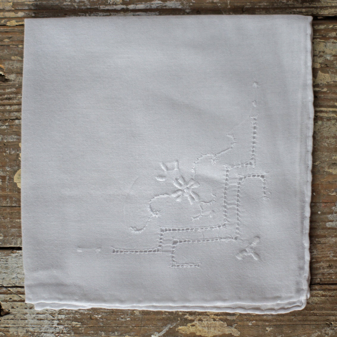 Vintage Embroidered Ladies Hankie White Cotton motifs and cutwork ...