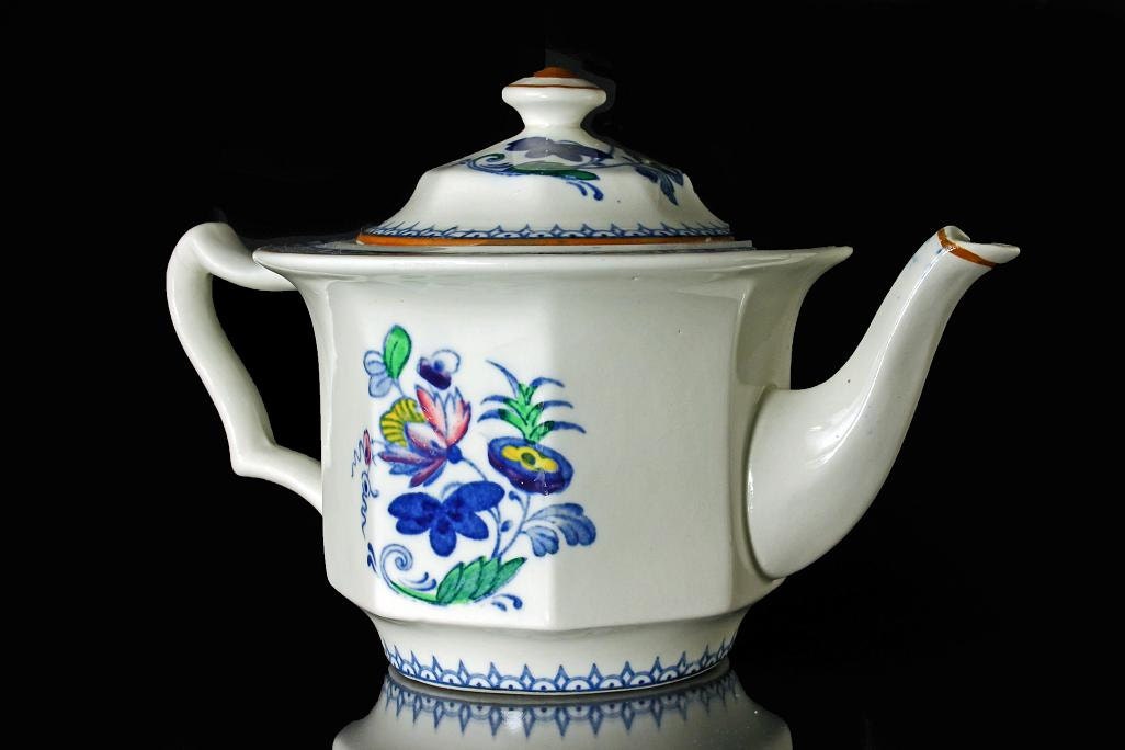 RARE Booths “Delft” Teapot Silicon China Made in England 2 cups – Haute ...