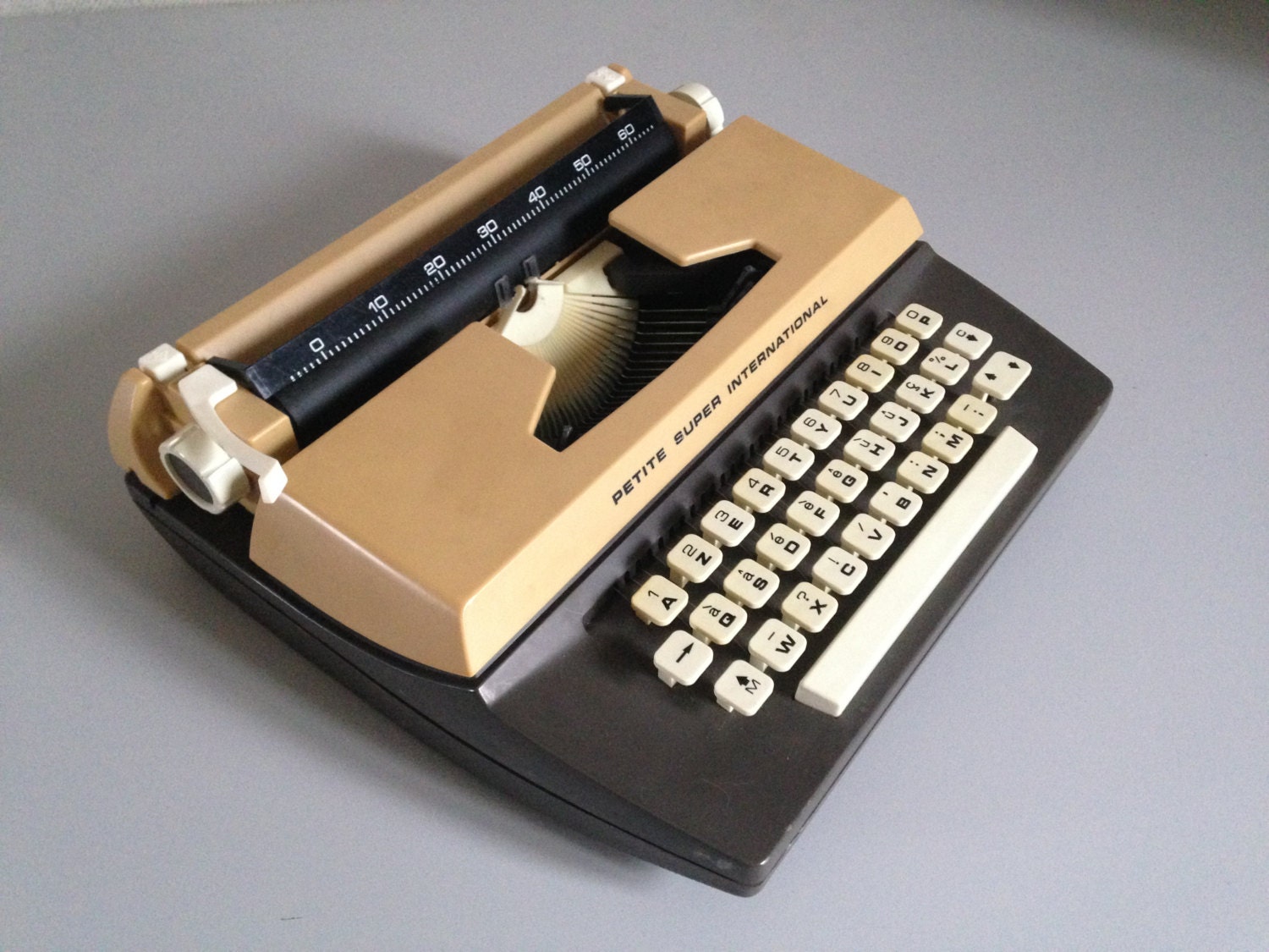 English typewriter PETITE international super – typewriter toy ...