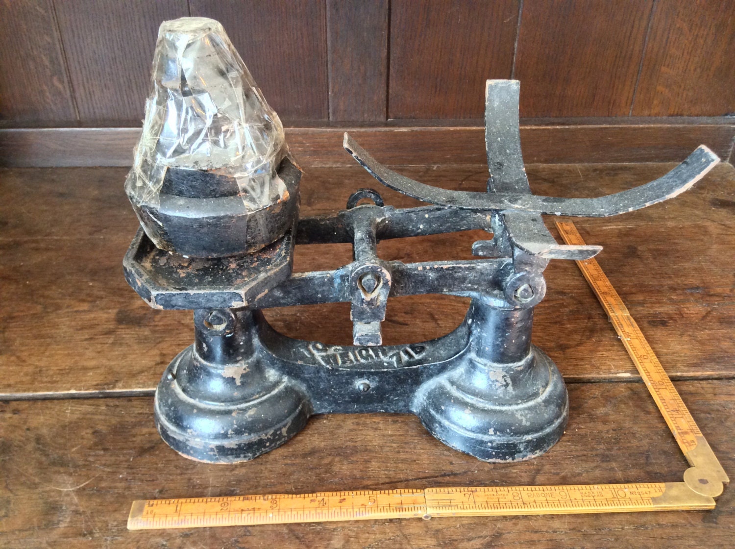 Antique English Heavy Cast Iron Scale & Weights Kitchen circa