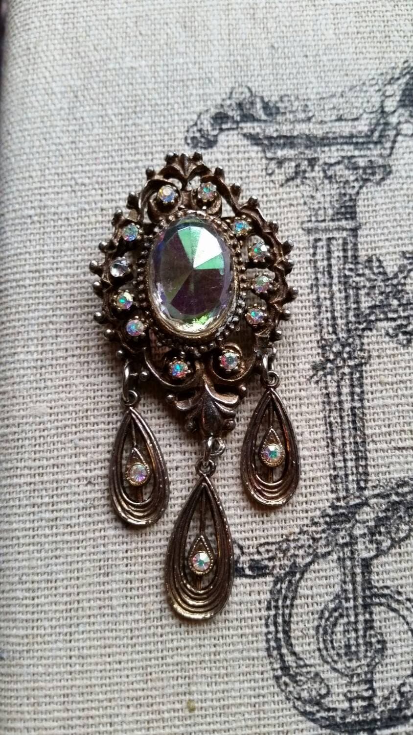 1940’s Victorian Aurora Borealis Brooch – Haute Juice