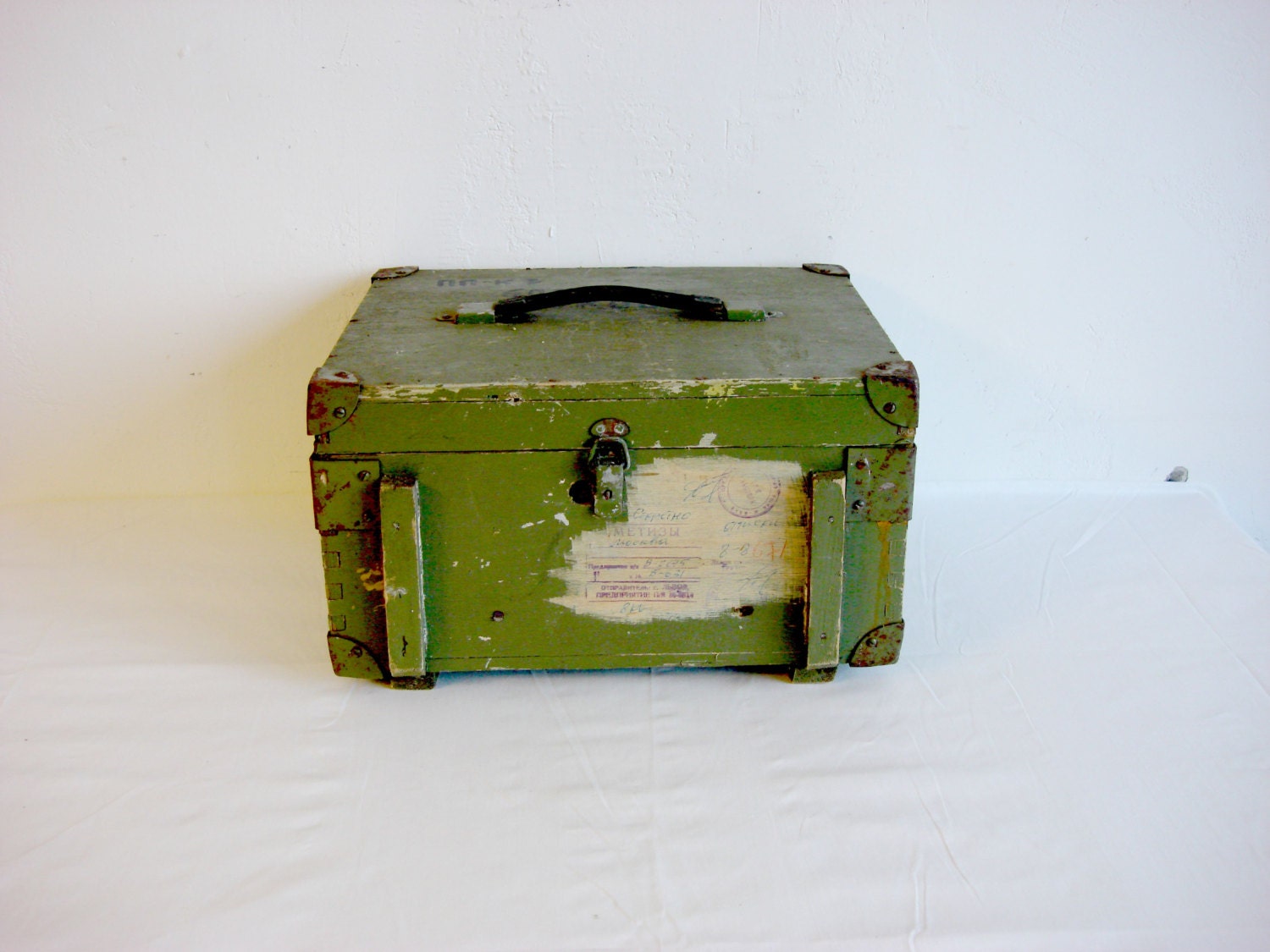 Vintage military storage box / green wooden hand-painted box ...