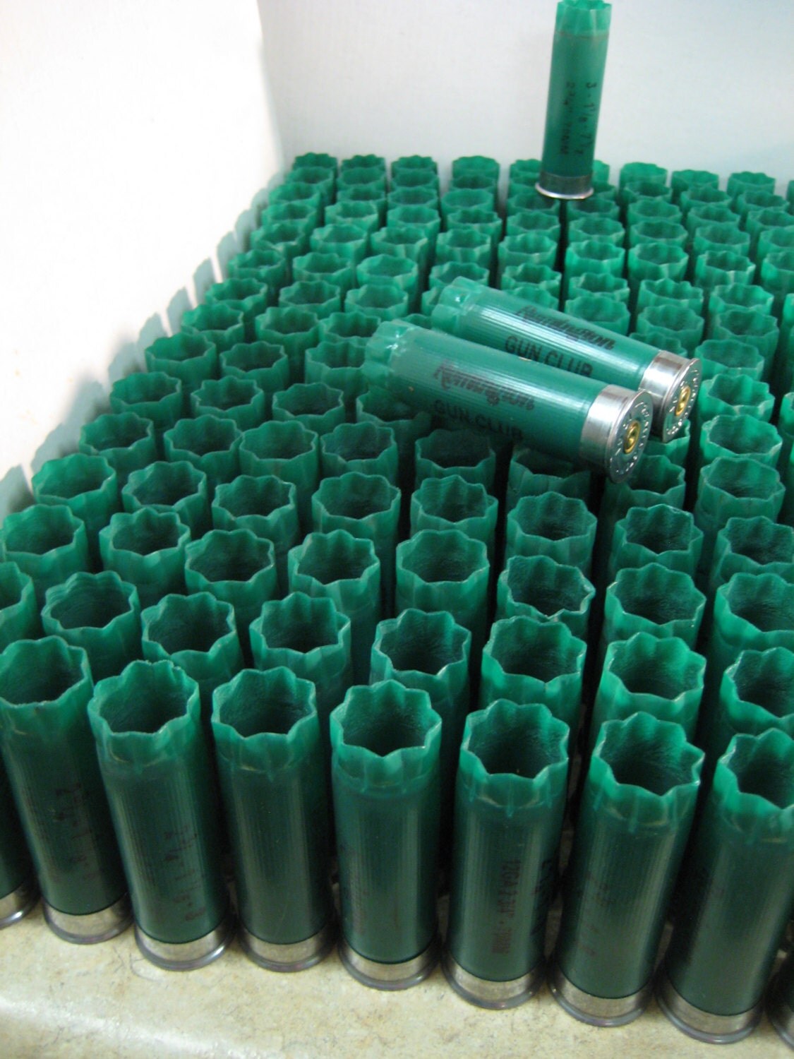 Huge Lot 100 Empty Shotgun Shells/Hulls 12 gauge Remington Gun