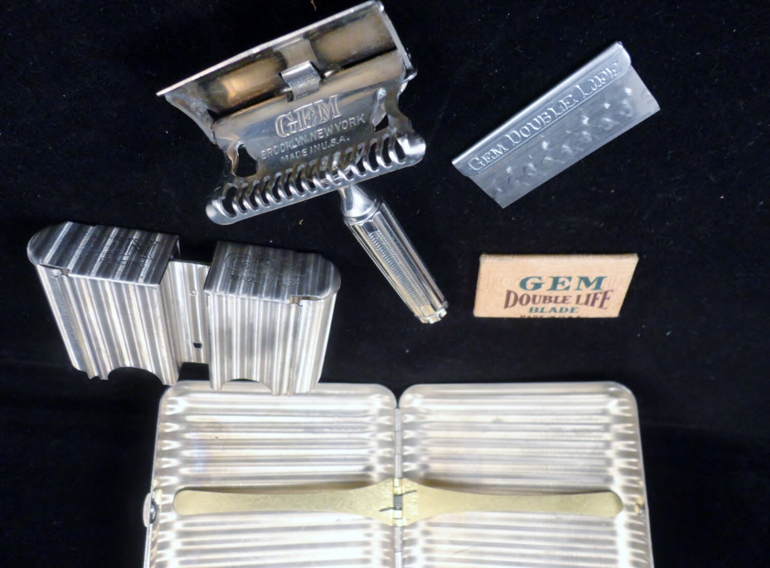 VINTAGE GEM Razor Shaving kit Circa 1920's