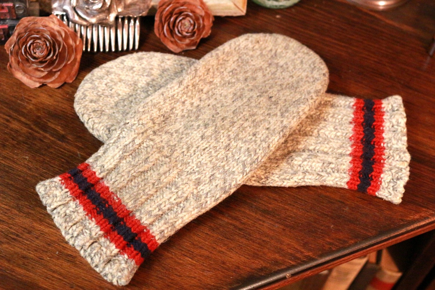 Vintage 1940’s Thick Wool Winter Mittens/Gloves with Classic Red and ...