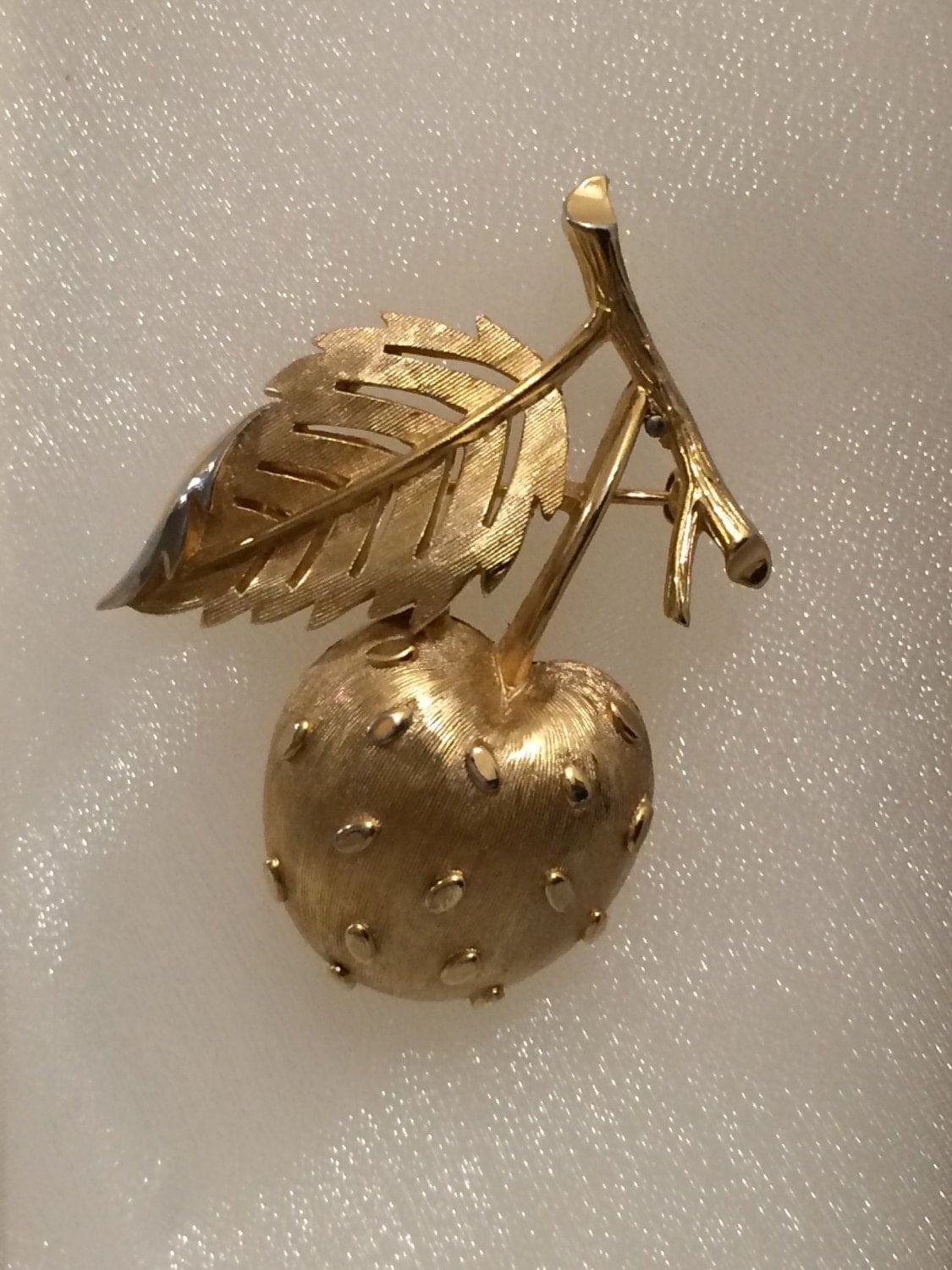 Vintage Trifari Strawberry Pin – Haute Juice